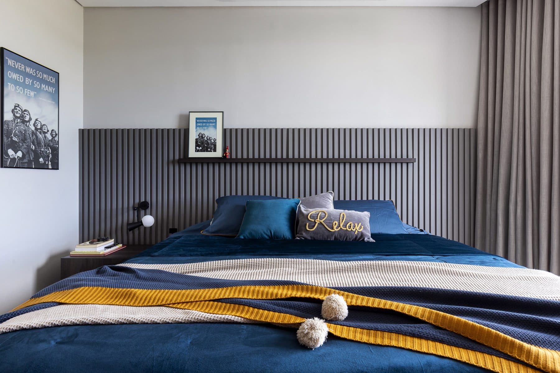 Madeira no quarto: 7 painéis ripados para inspirar o seu projeto